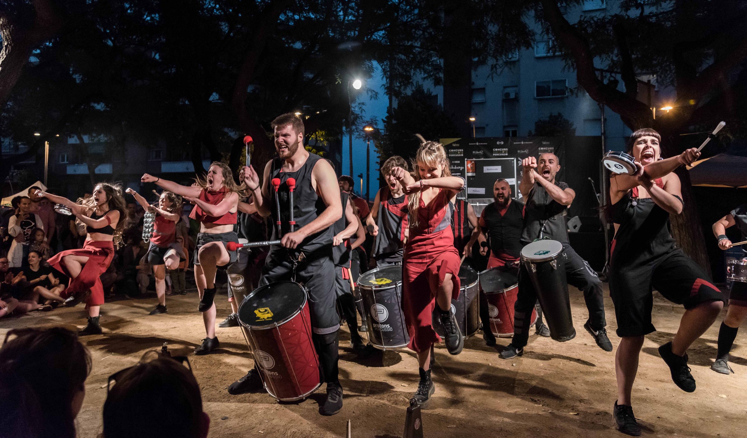 PROTONS PERCUSSIÓ - GRUPS DE PERCUSSIÓ PER FESTES